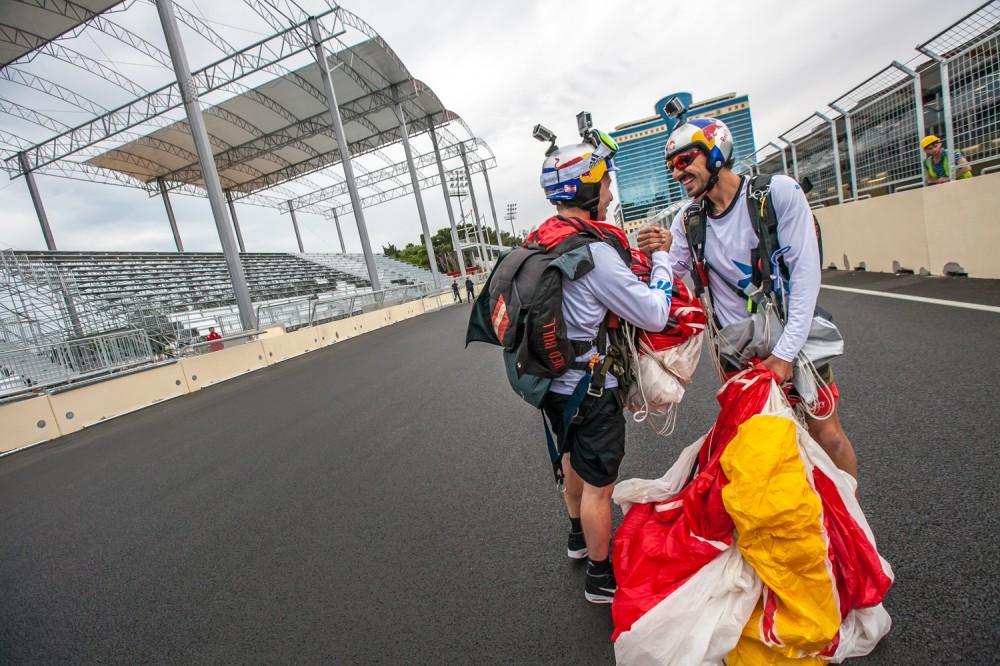 Red Bull Skydivers support 2016 Formula One Grand Prix of Europe PHOTO