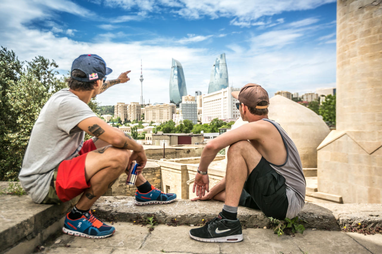 Red Bull Skydive Team explores beauty of Baku VIDEO