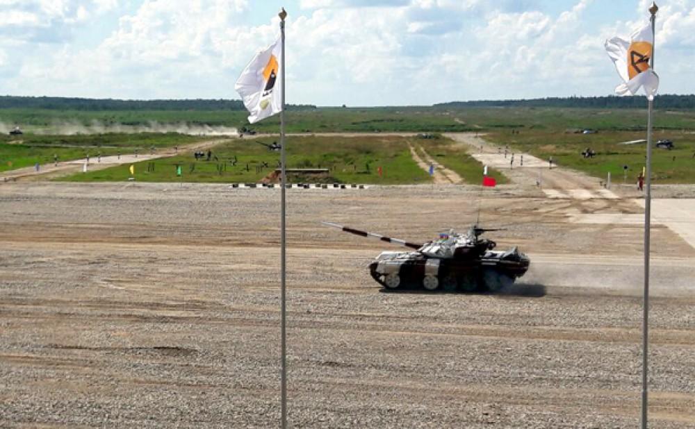 Azerbaijani militaries join "Tank biathlon" competition