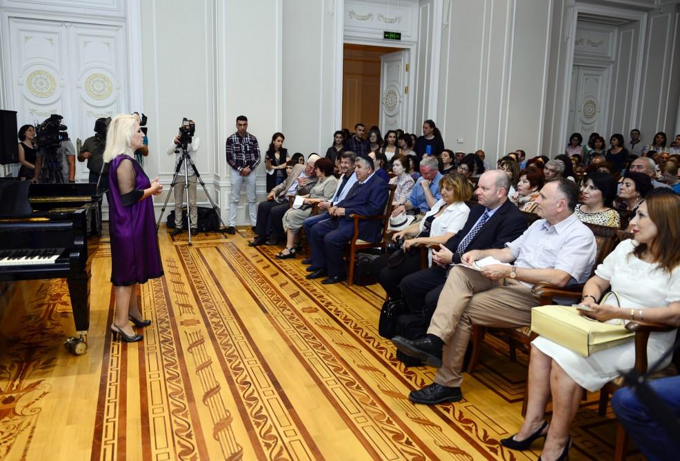 Young Israeli singers give concert in Baku