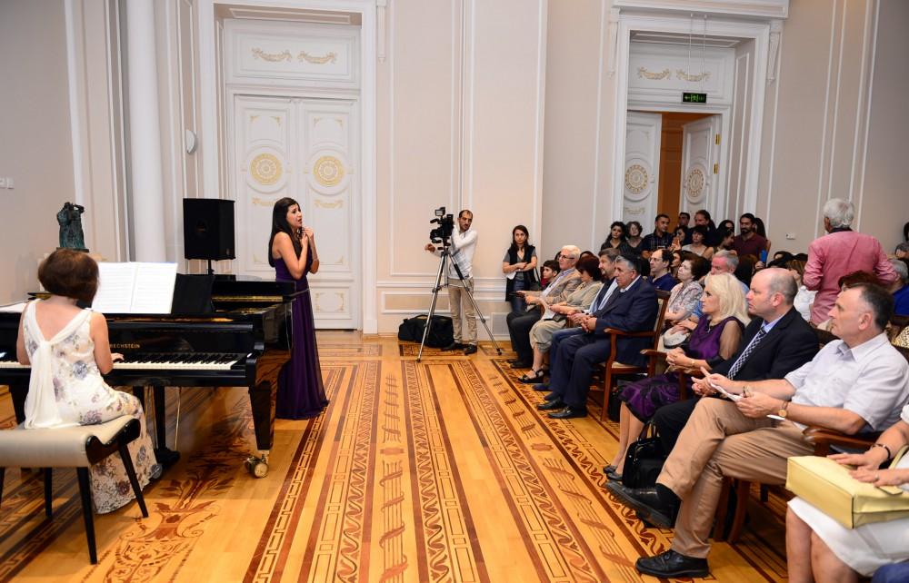 Young Israeli singers give concert in Baku