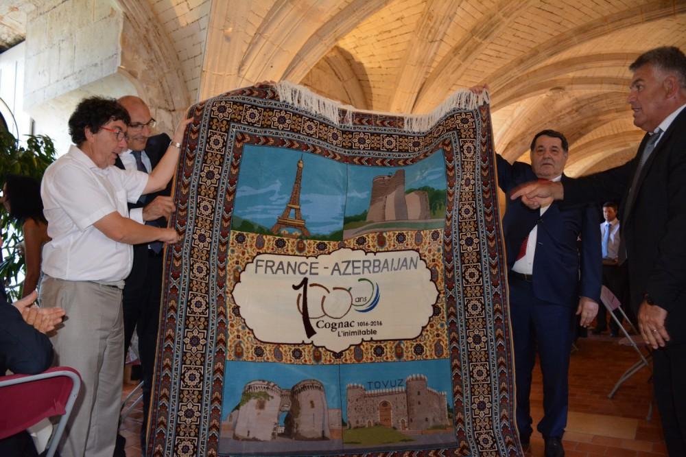 "Sari Galin" performed at 1000th anniversary celebration of Cognac