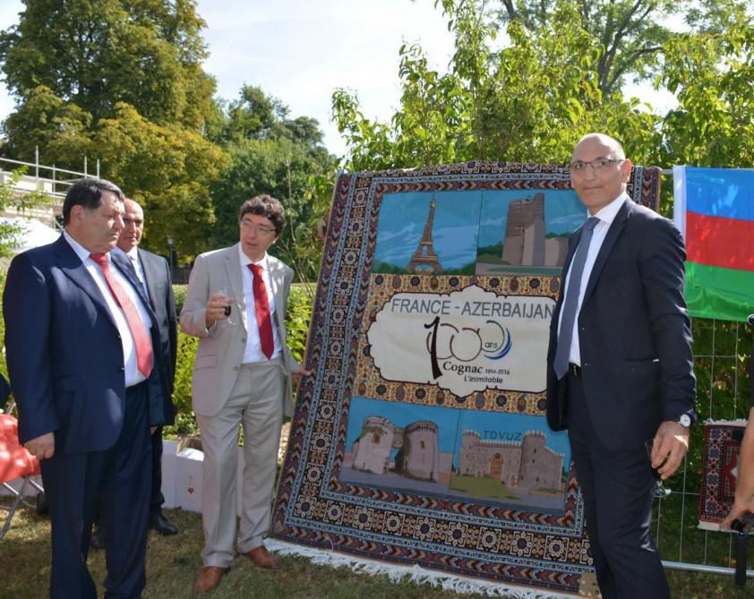 "Sari Galin" performed at 1000th anniversary celebration of Cognac