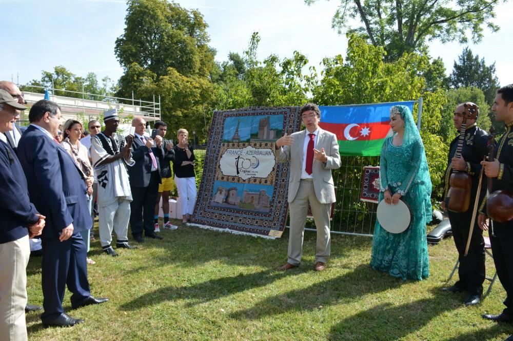 "Sari Galin" performed at 1000th anniversary celebration of Cognac