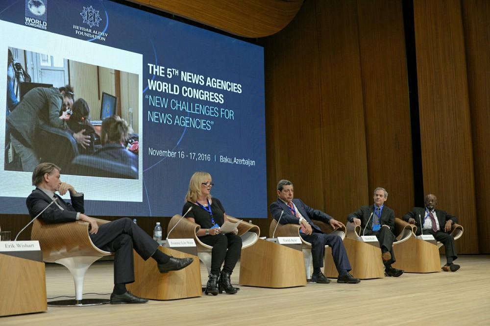 Session of Baku Congress focuses on training journalists for multi ...