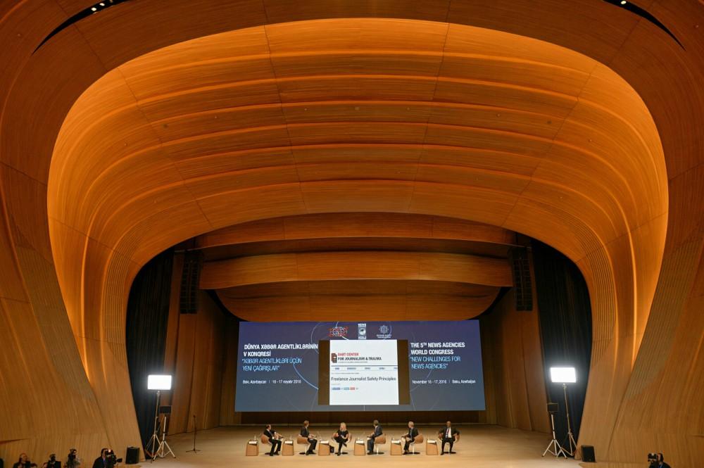 Session of Baku Congress focuses on training journalists for multi ...