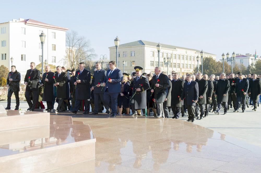 Nakhchivan honors memory of national leader Heydar Aliyev [PHOTO]