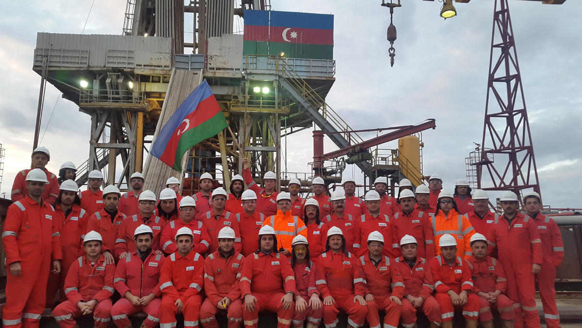 SOCAR commissions highly productive offshore well