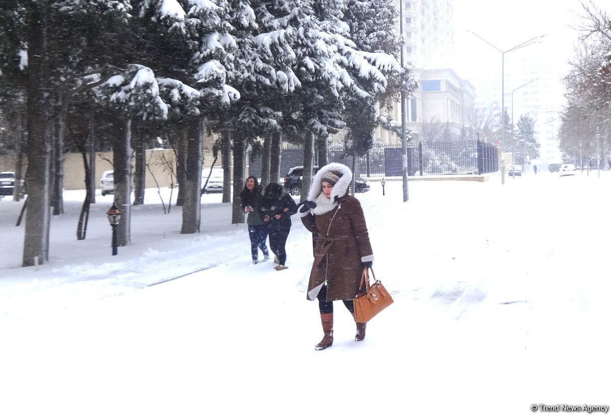 Beautiful pics of Baku covered in Snow [PHOTO]