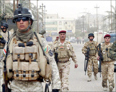 Iraq security forces take control of Mosul's main government building