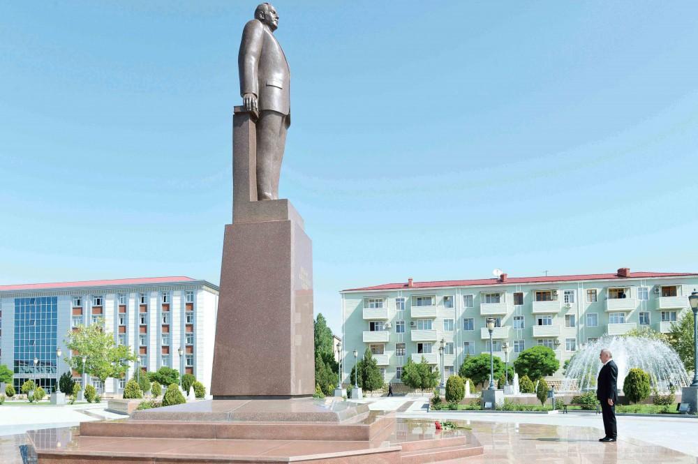 National leader Heydar Aliyev’s memory honored in Nakhchivan [PHOTO]