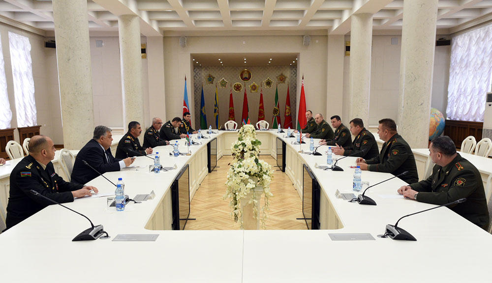 Azerbaijan, Belarus ink defense cooperation plan for 2018 [PHOTO]