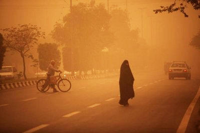 Dust storm shuts down Iran’s southwestern airport