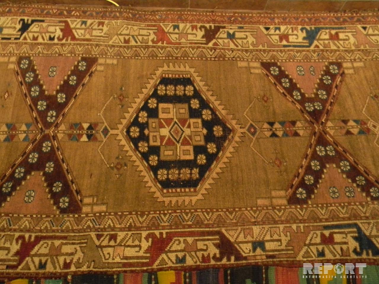 Ancient Azerbaijani carpets showcased in Tbilisi [PHOTO]