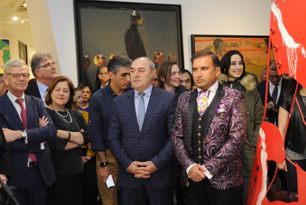 Azerbaijani, Swiss photographers delight art lovers [PHOTO]