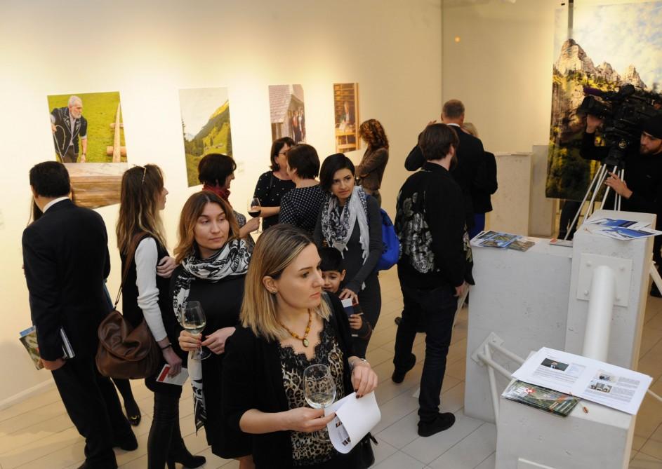 Azerbaijani, Swiss photographers delight art lovers [PHOTO]