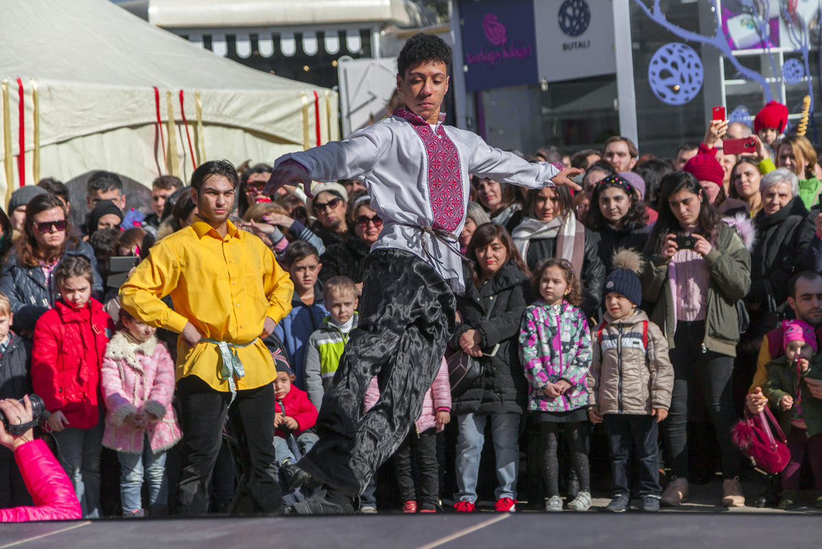 Baku celebrates Slavic folk festival [UPDATE]