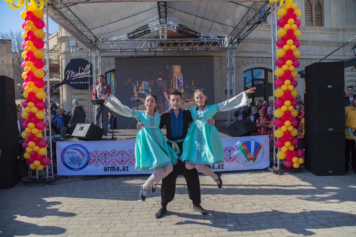 Baku celebrates Slavic folk festival [UPDATE]