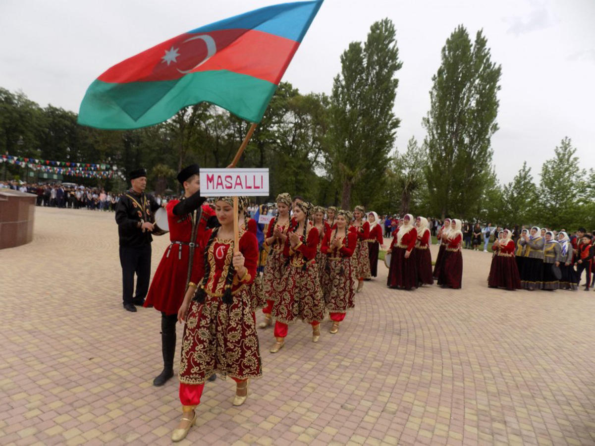 Creative people gather at festival in Masalli [PHOTO]