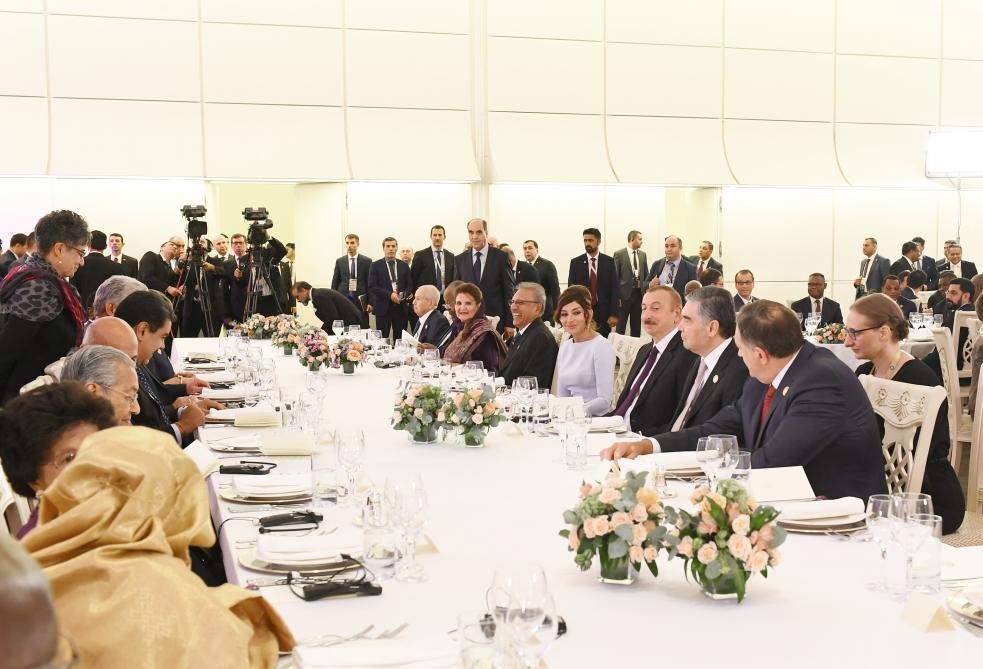 President, First Lady attend official reception in honor of heads of ...