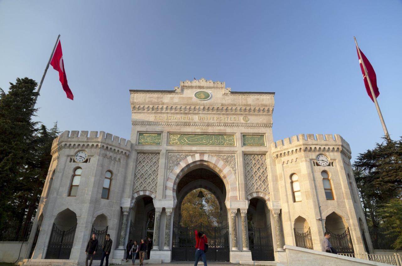 Turkish universities to open in October with hybrid education model