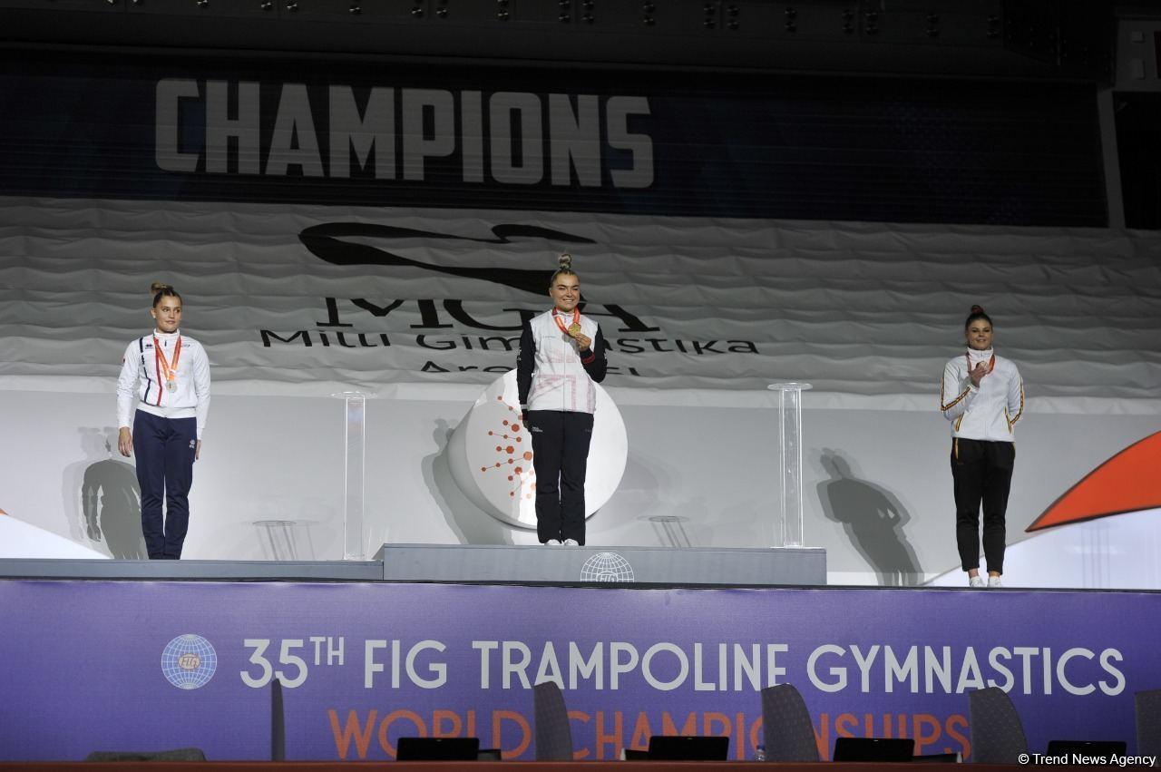 Baku holds award ceremony of winners in synchronized trampoline program ...