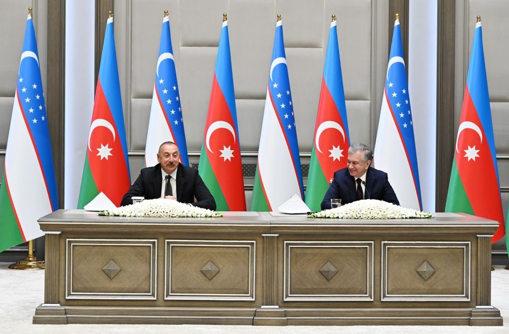 Azerbaijani Uzbek Presidents Make Press Statements [update]