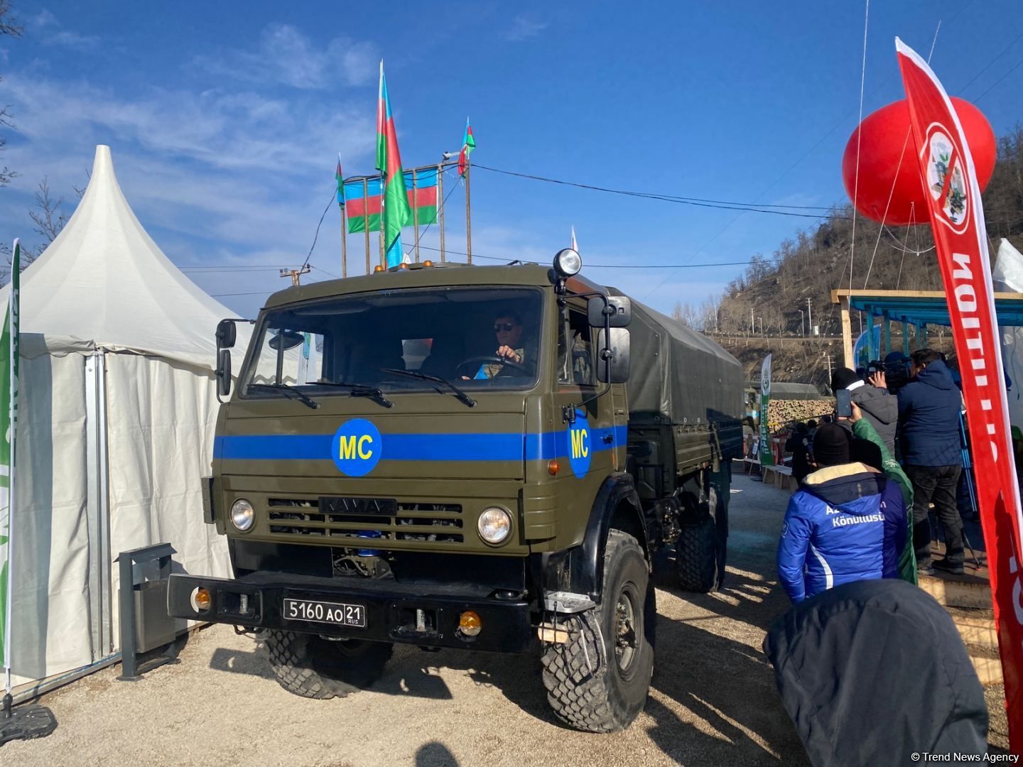 Russian Peacekeepers' supply vehicles pass freely along Azerbaijan's ...