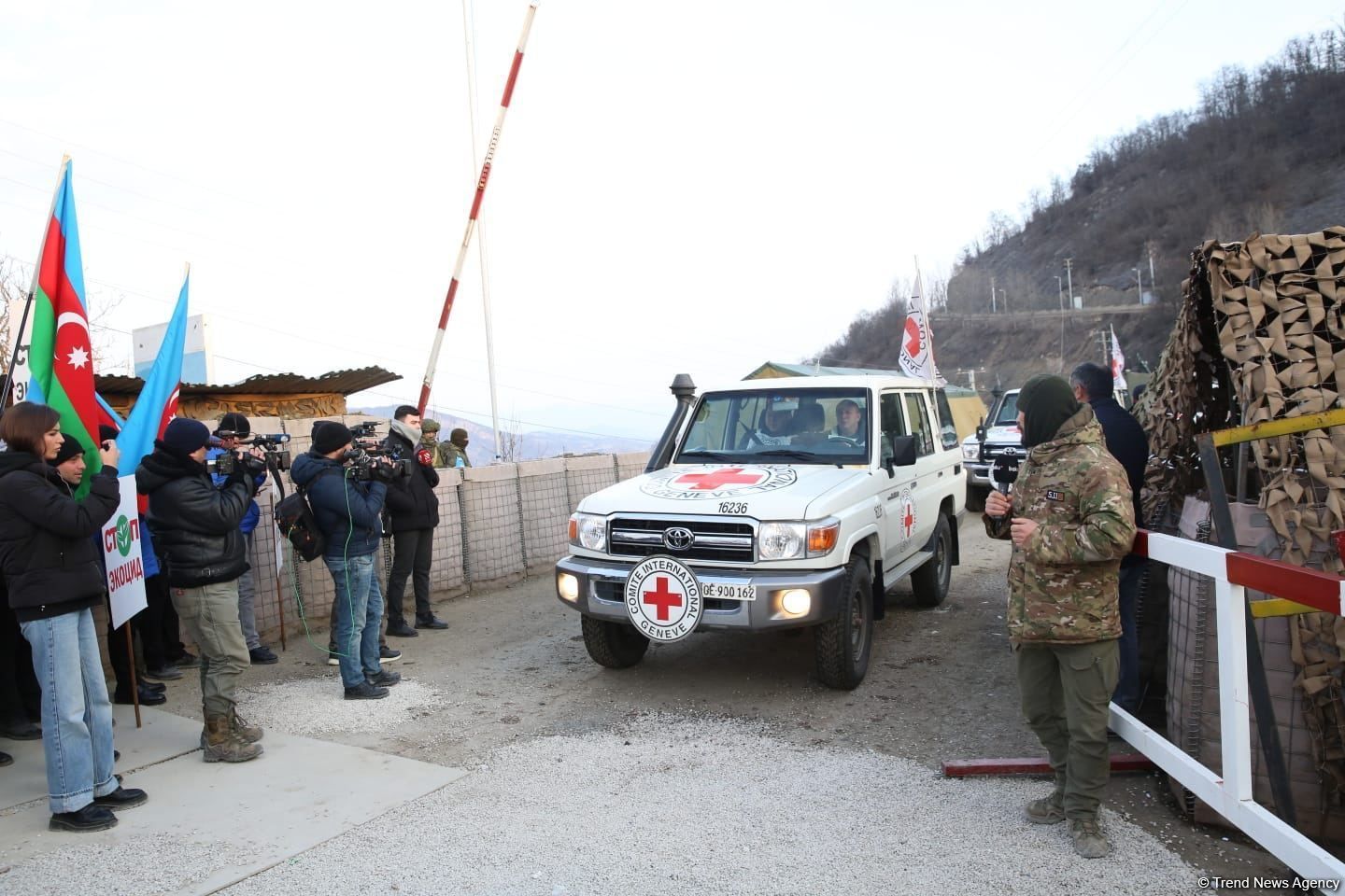 ICRC cars freely pass along Azerbaijan's Lachin road [PHOTO/VIDEO]