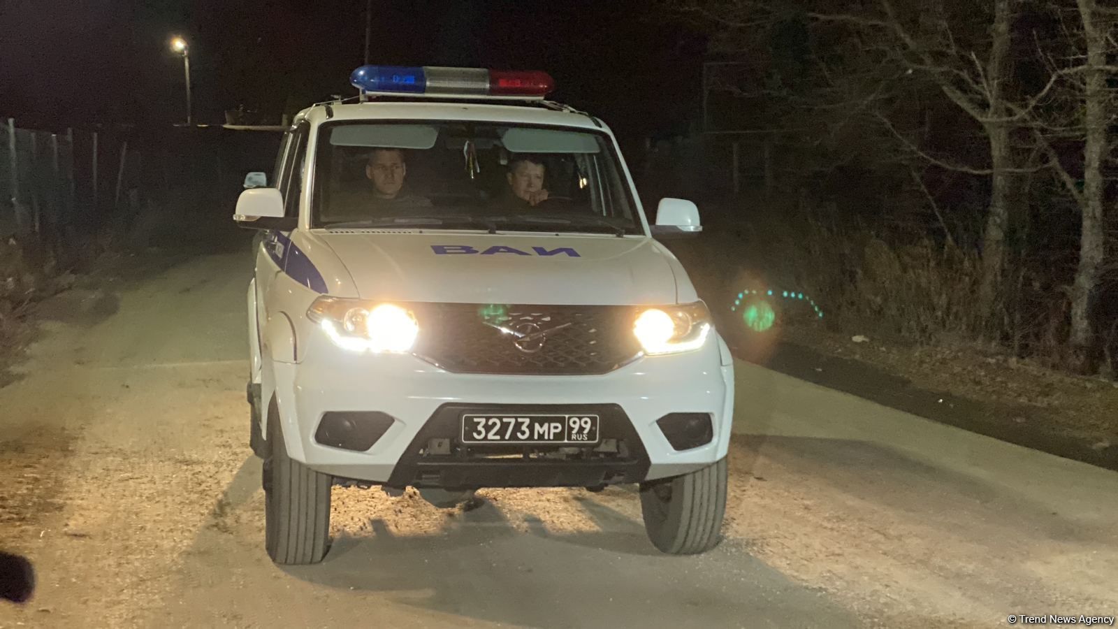 Russian peacekeepers' passenger vehicles pass freely through Azerbaijan ...