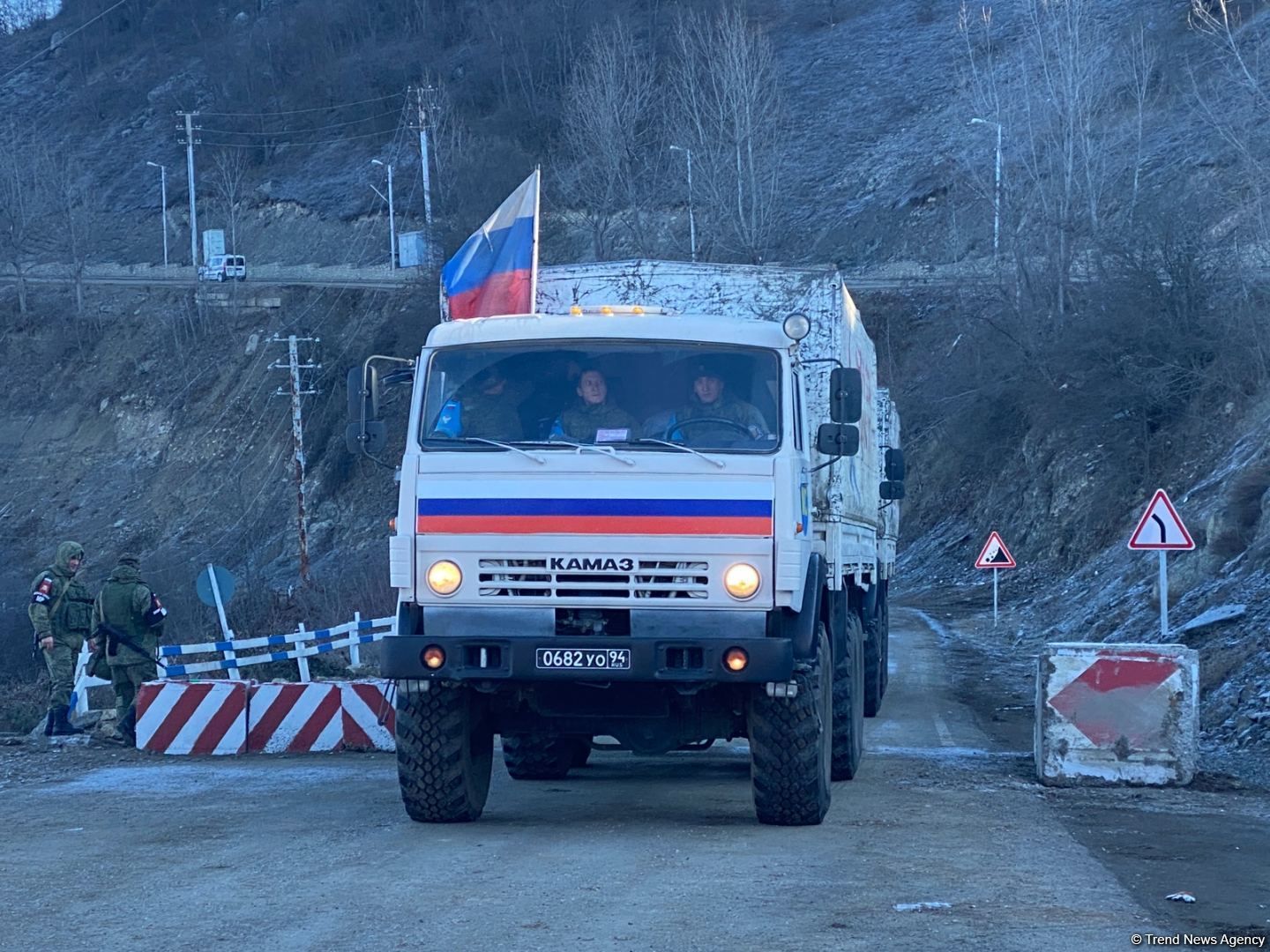 Russian peacekeepers' supply vehicles pass freely along Azerbaijan's ...