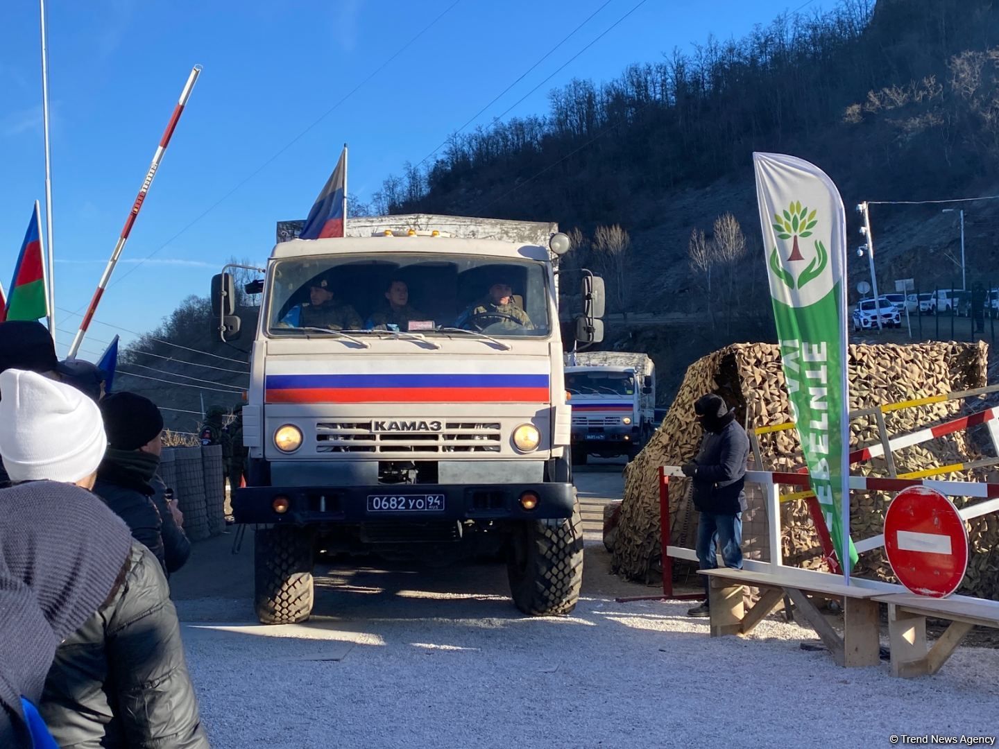 Russian peacekeepers' supply vehicles pass freely along Azerbaijan's ...
