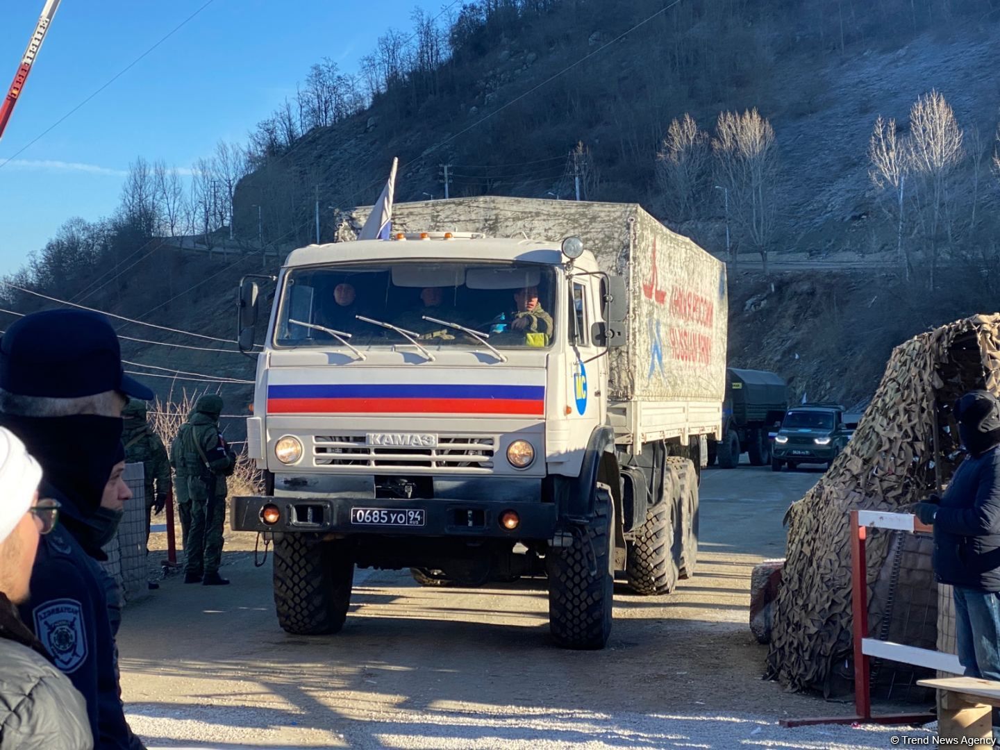 Russian peacekeepers' supply vehicles pass freely along Azerbaijan's ...