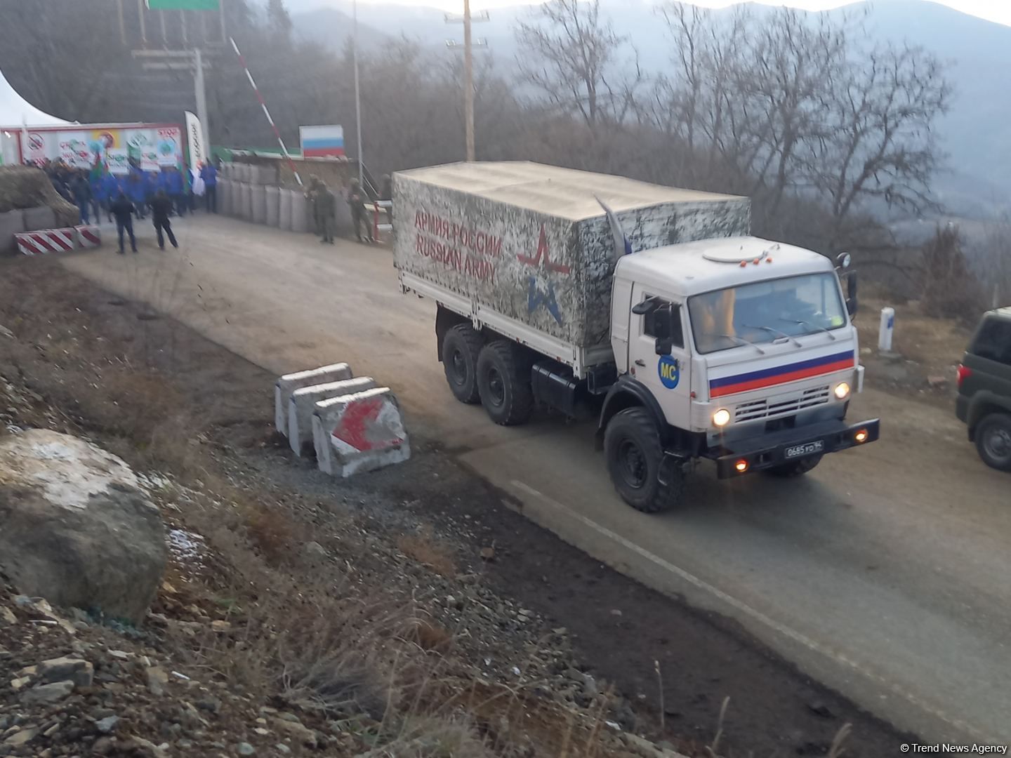 More vehicles of Russian peacekeepers pass freely along Azerbaijan's ...
