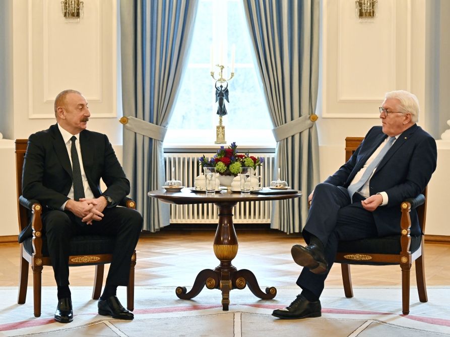 German & Azerbaijani presidents hold expanded meeting in Berlin [PHOTOS ...