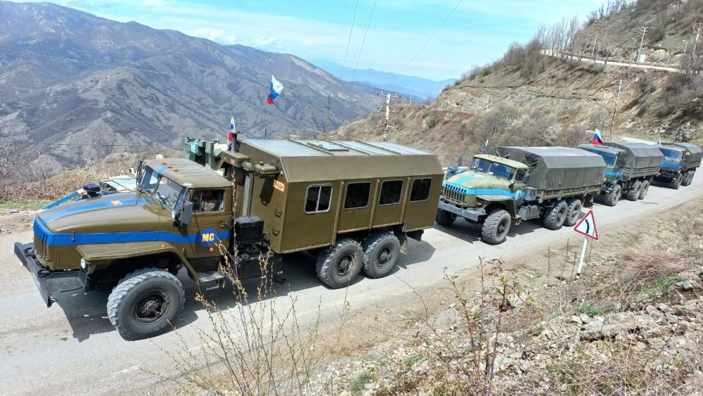 Trucks belonging to Russian peacekeepers freely pass through protest ...