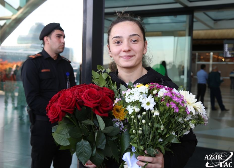 Turkish weightlifters arrive in Azerbaijan [PHOTOS]