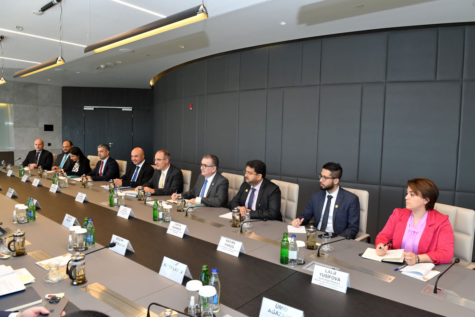 Azerbaijan's Economy Minister receives high representative from Islamic ...