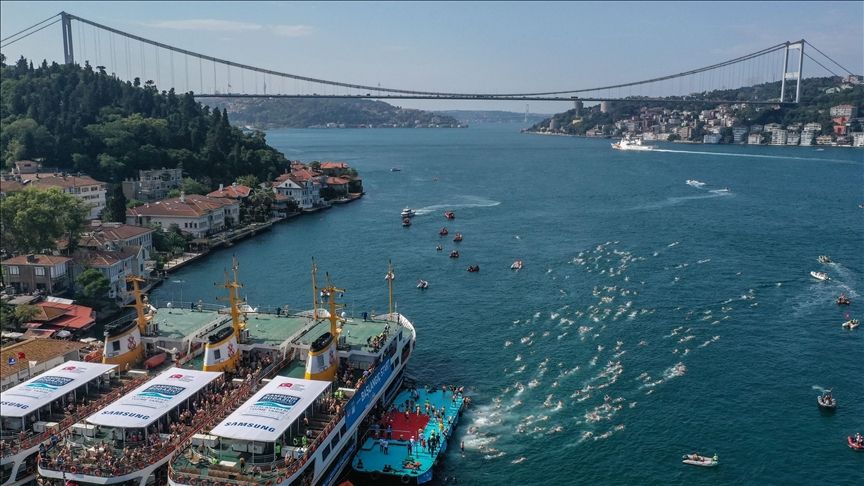 Istanbul hosts Samsung Bosphorus Cross-Continental Swimming Race for ...
