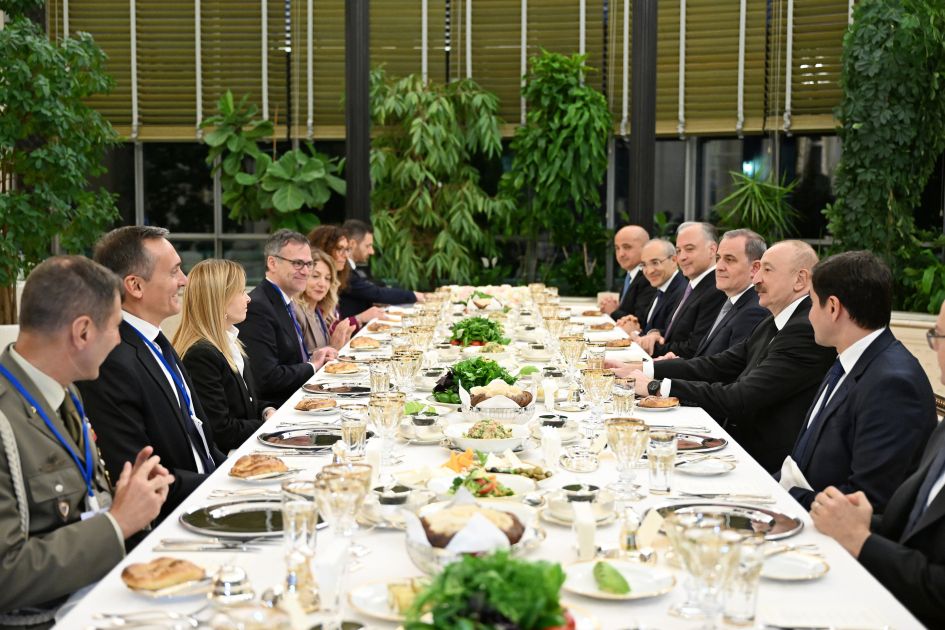 President Ilham Aliyev hosts working dinner in honor of President of ...