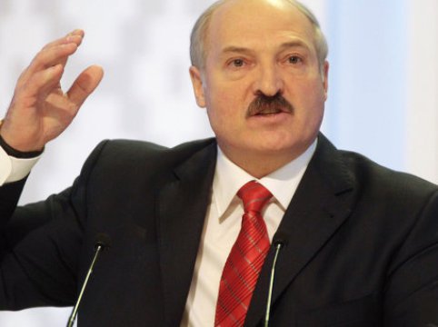 Lukashenko eyes crude-for-refinery deal