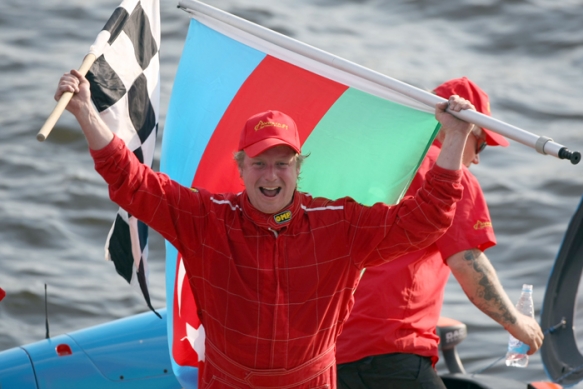 Azerbaijan racer ranks second as World Powerboat Championships begin