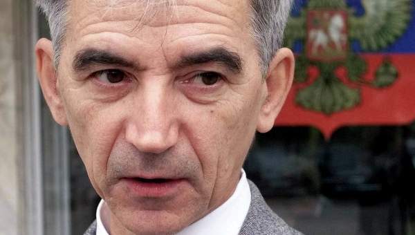 Freed spy, Russian physicist arrives home