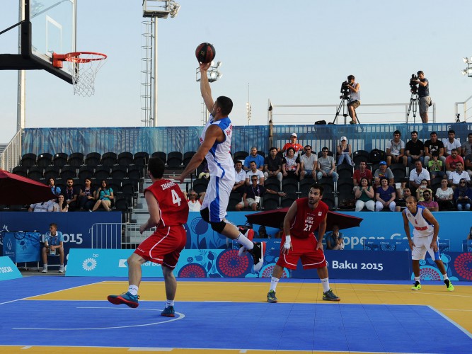 Azerbaijan's men's team secure back-to-back wins on day one