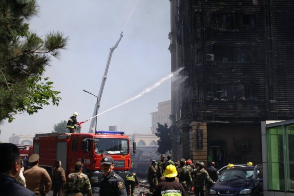 Commission investigates causes of strong fire in Baku