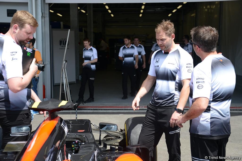 F1 technical staff in Baku conducting pre-racing tests PHOTO
