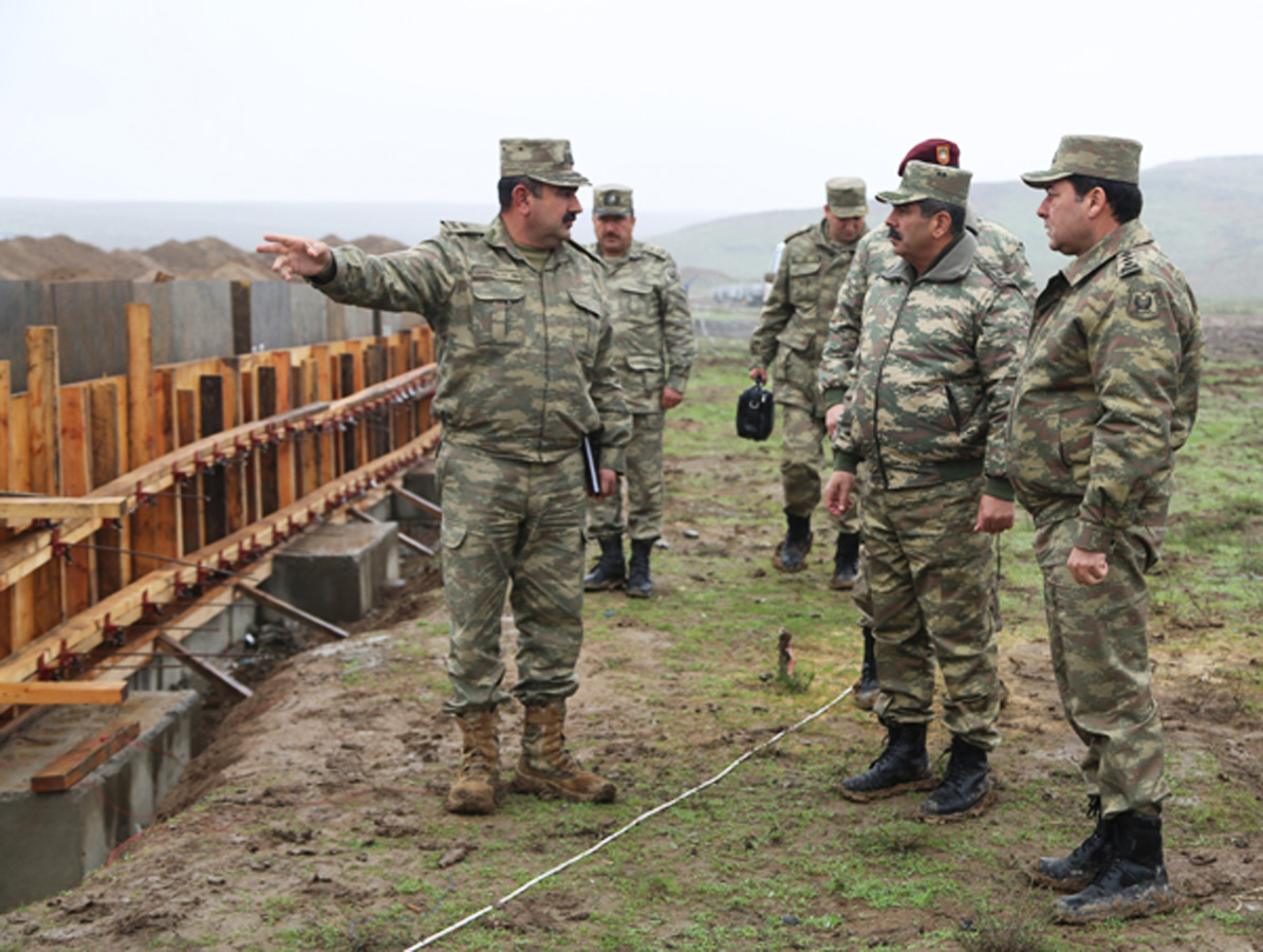 Defense minister visits frontline military units